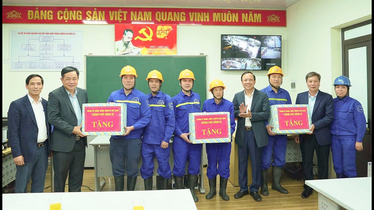 BT TU Mai Vũ Tuấn thăm, tặng quà CB, CNLĐ Công ty CP Than Vàng Danh ...