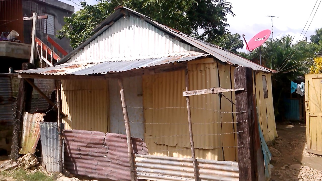 La Romana Casas de Zinc Villa Hermosa - YouTube