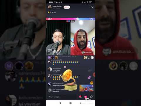 ümit Karakaya destekçilerine şiir okuyor