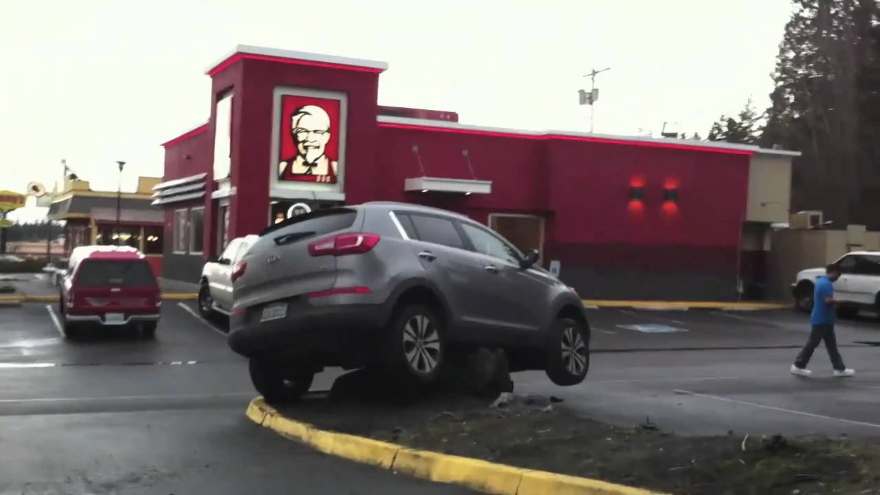 SUVNieuws.nl: Parkeren FAIL met Kia Sorento - YouTube