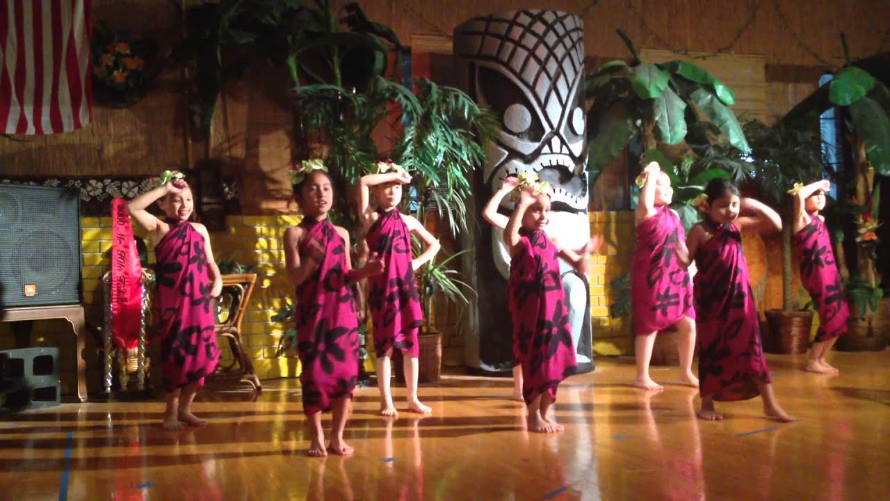 Hula Halau 'O Makalapua - YouTube