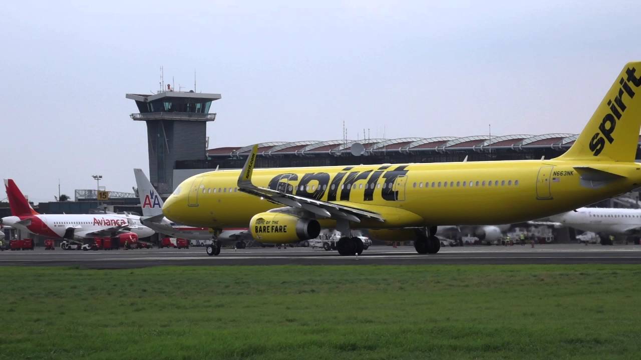 Spirit A321...take off, MROC - YouTube