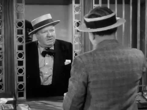 Musta mies pankissa - YouTube