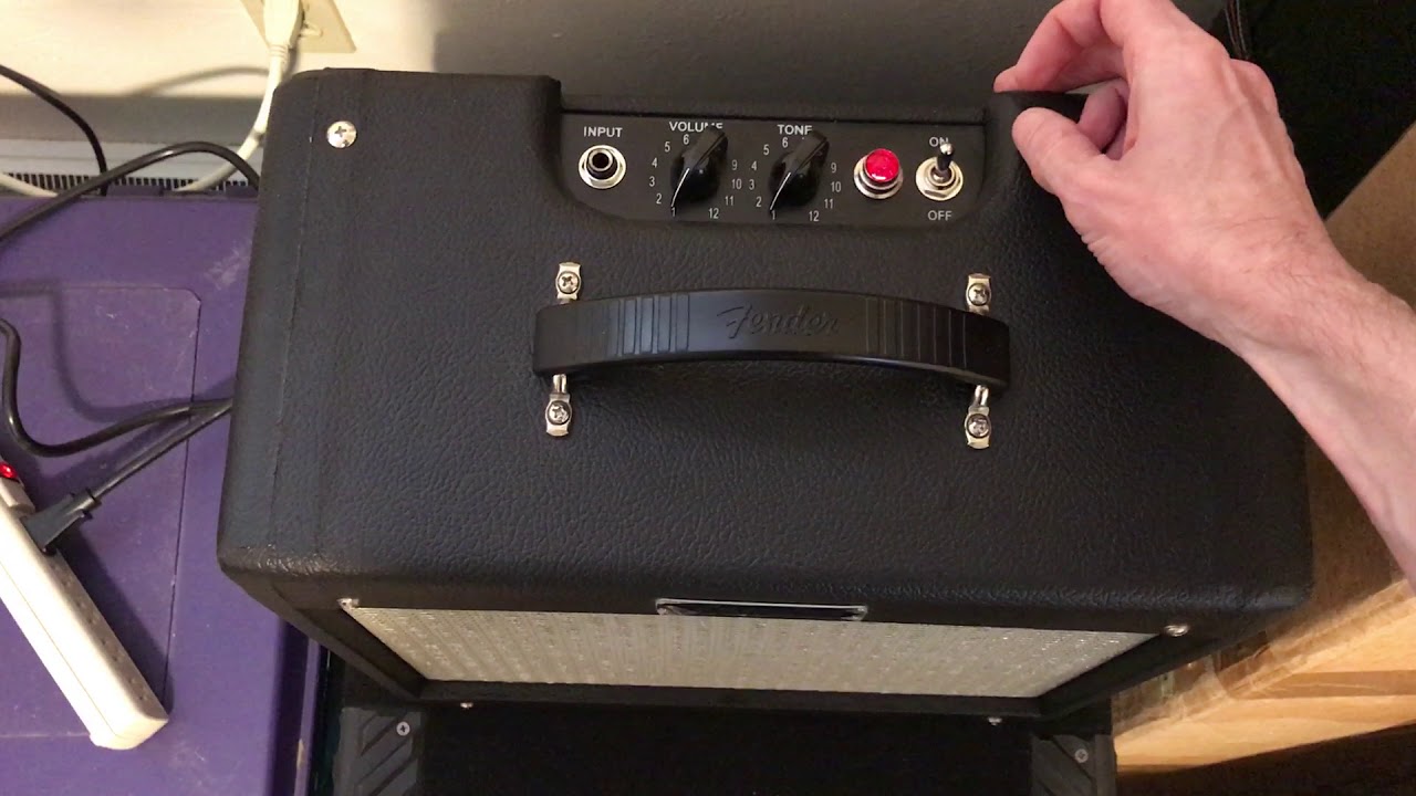 Fender Pro Jr III Hum - YouTube
