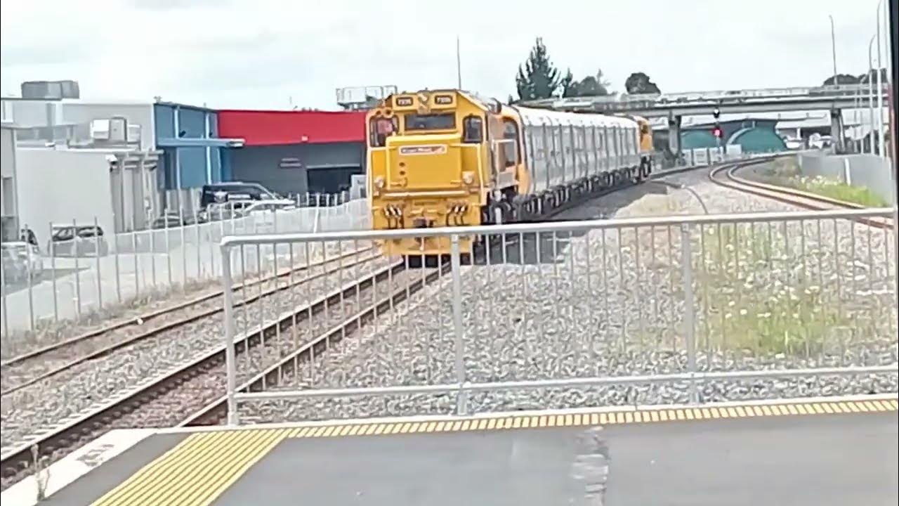 Te Huia Train Deaprting Rotokauri - YouTube