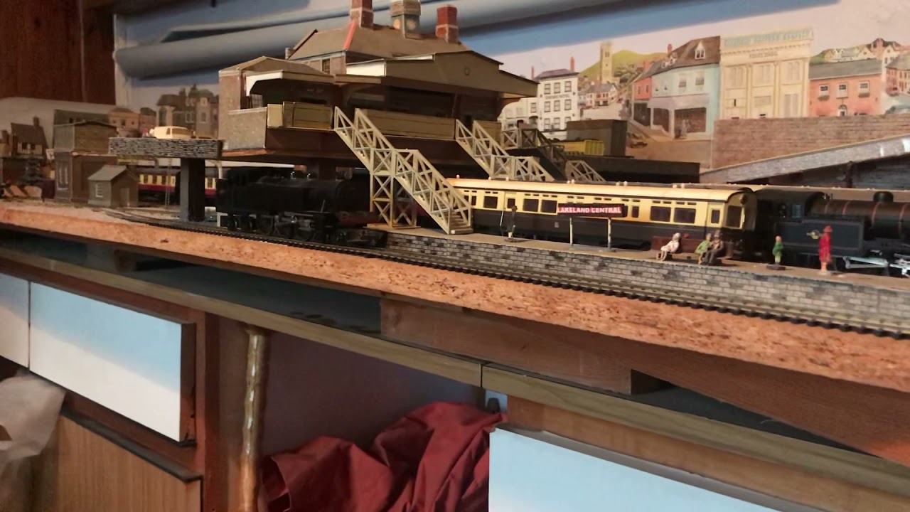 Triang Baltic Tank 4-6-4T - YouTube