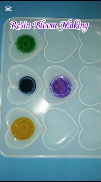 Resin Bloom Making #handicrafts #resinjewelry #resin #resinart # ...