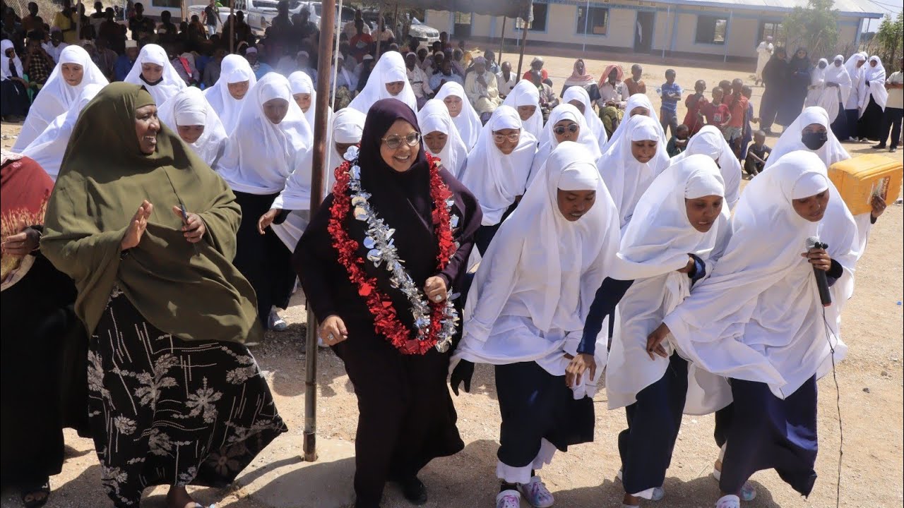 #Elwak Girls Choir surprised Hon.UmmulKheir during her tour to launch ...