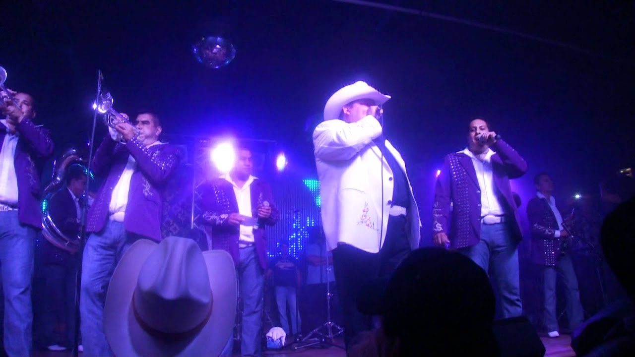 El Sinaloense-El Coyote y su Banda tierra Santa- En Vivo-VLive Chicago ...