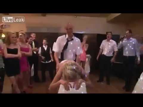 Polonyalıdan Yarı Çıplak Düğün Dansı komedi