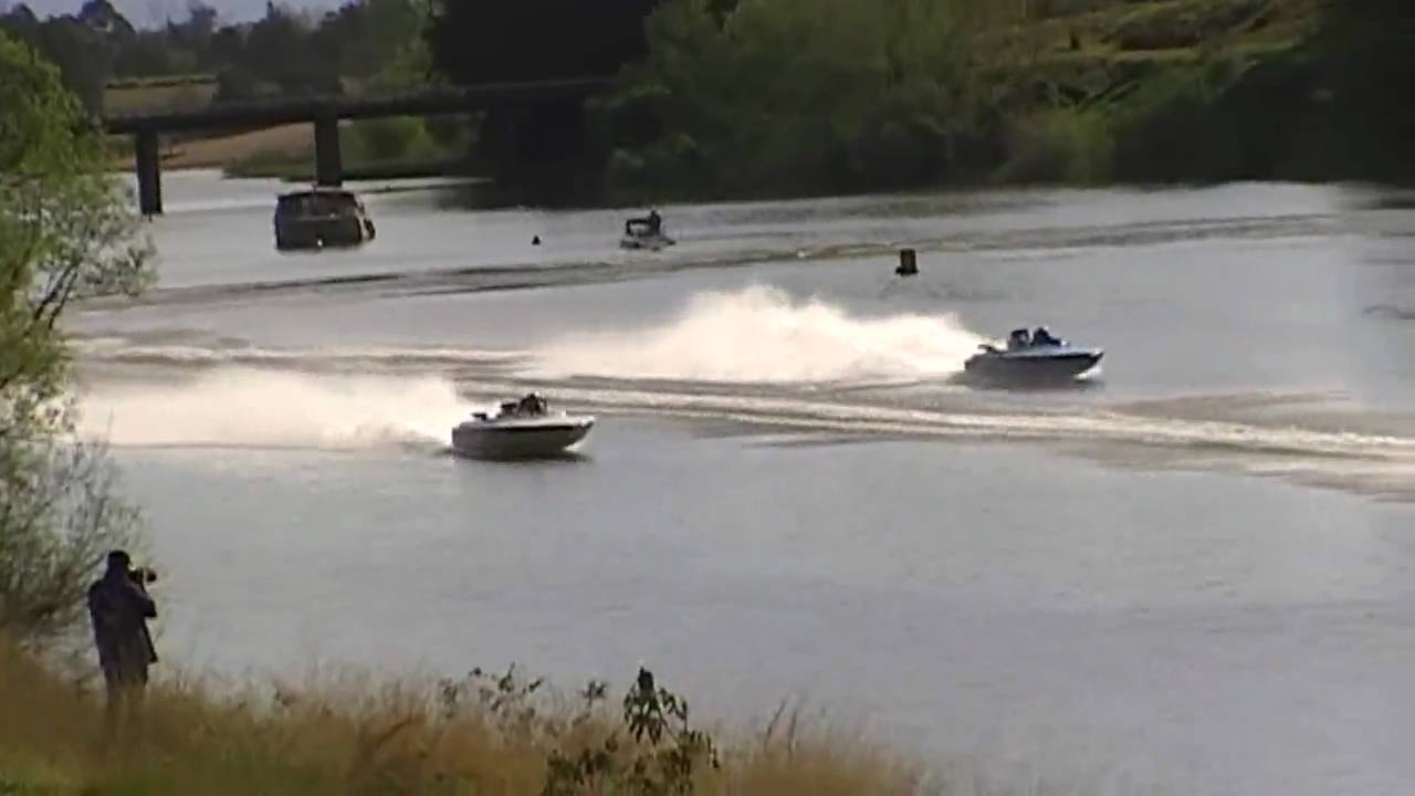 BAD BOATS WINDSOR 2009 - YouTube