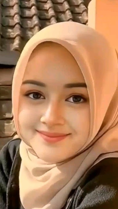 Cantiknya Hijab #shorts #beautiful #hijab #viralvideo #hijabinspiration #elinadevia #fyp - YouTube