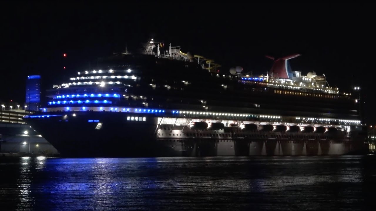 Night Time at the Port of Miami - YouTube