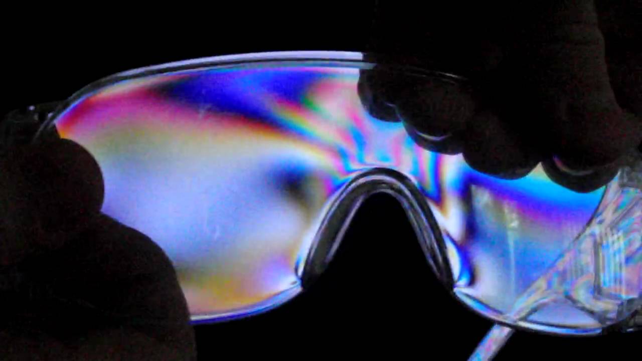 Polarized fringes in plastic - YouTube