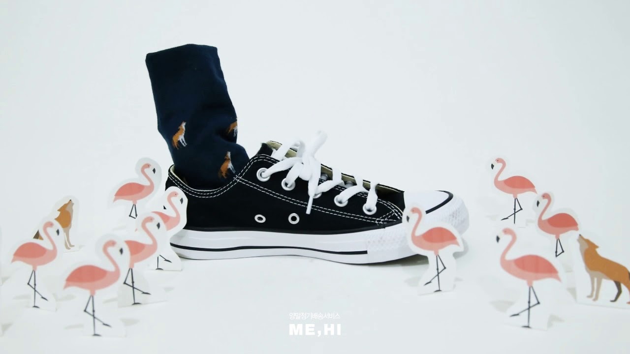 [STOPMOTION] Converse shoes and socks of various patterns. - YouTube