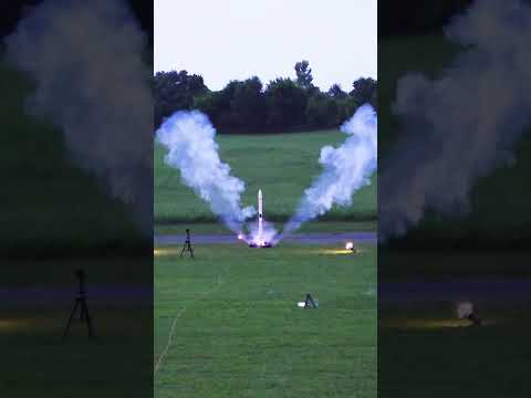Hovering Rocket - When your thrust to weight ratio is 1:1 - YouTube