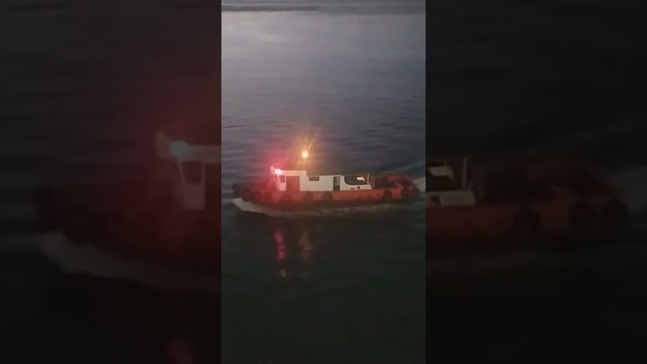 Somalia Boat Pirate of Colombia - YouTube