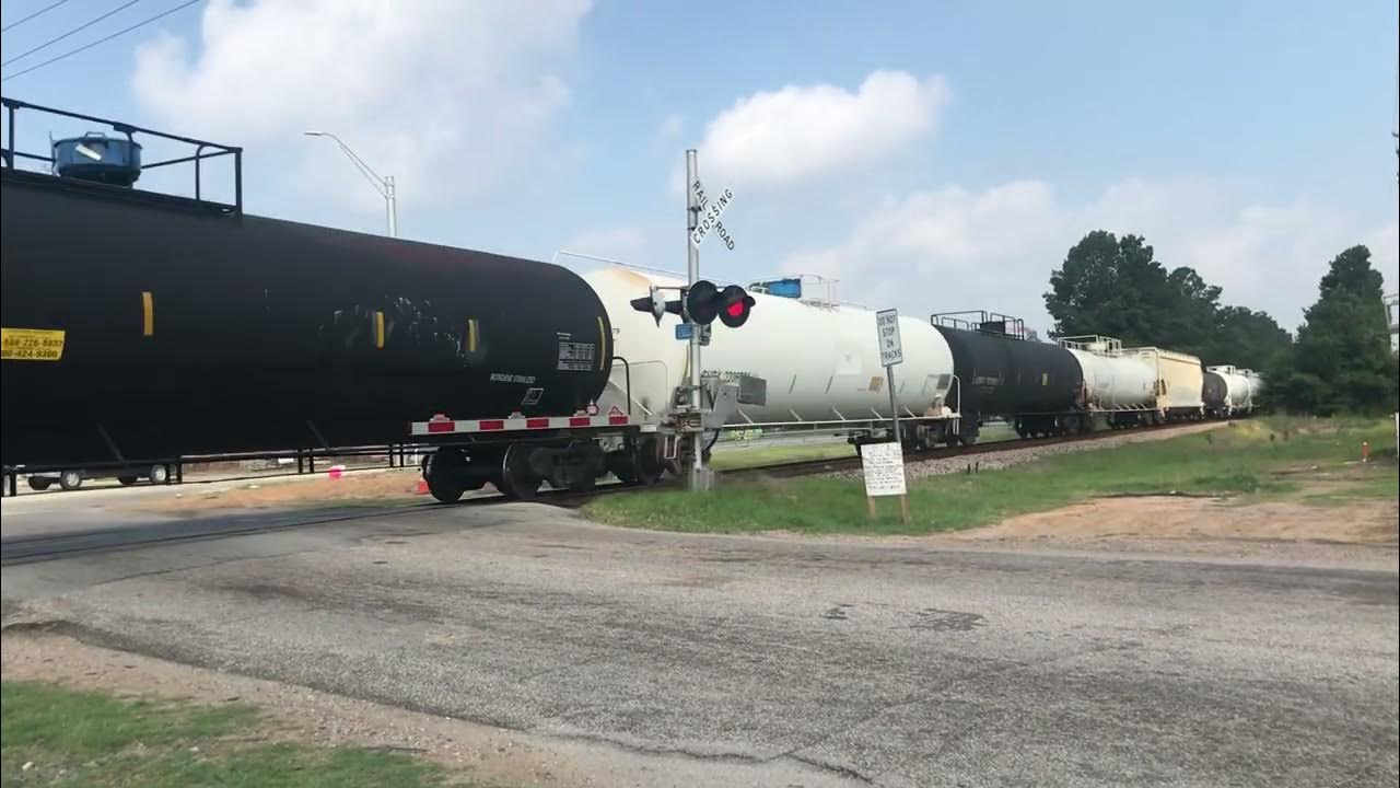 UP 8586 SB Leads Manifest DPU Magnolia,Tx - YouTube