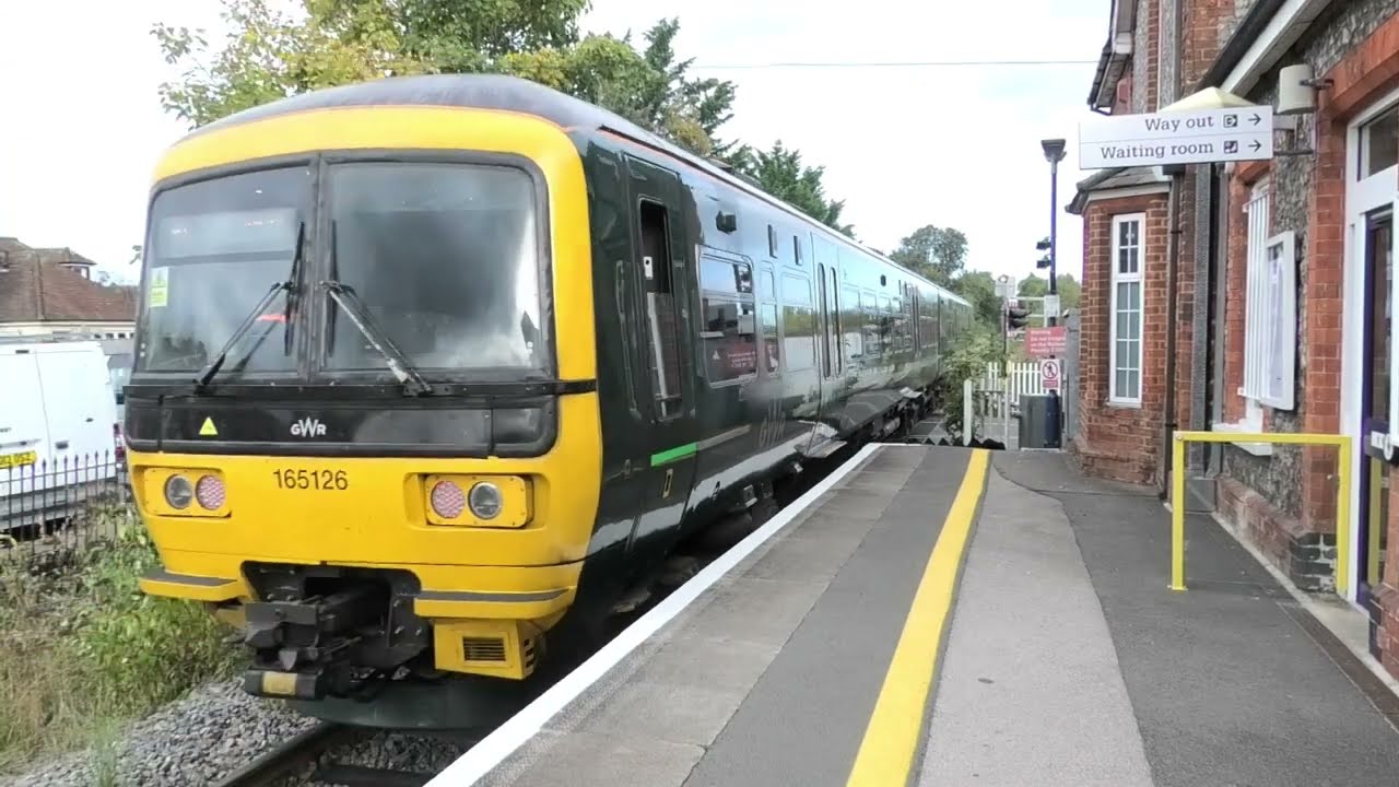 Cookham Station 15/10/21 - YouTube