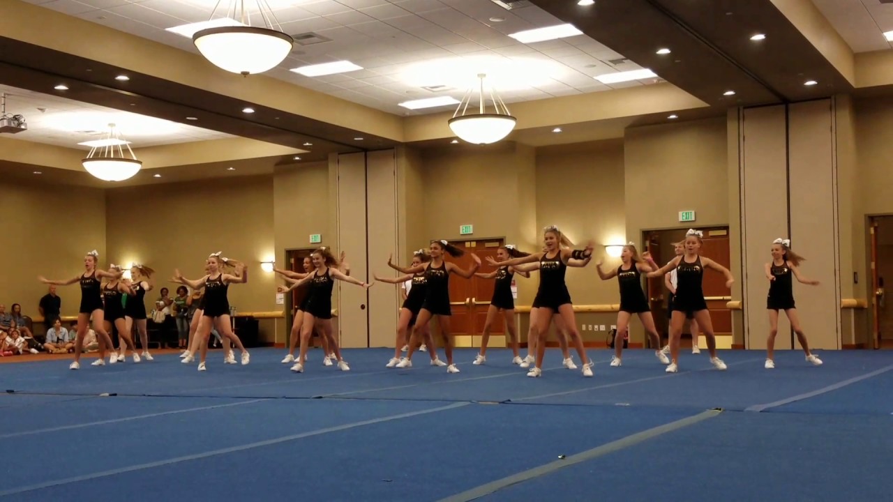 Freshmen Xtreme Routine--UCA cheer camp 6/22/17 - YouTube