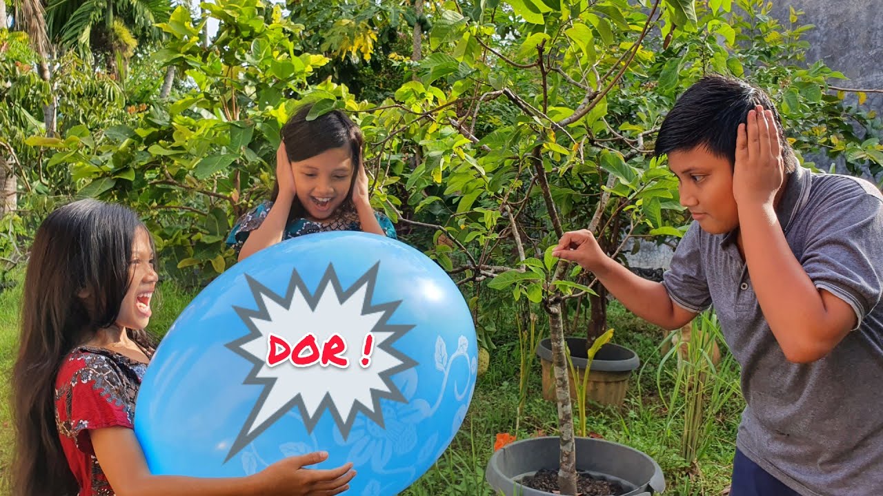 Main Pecah Balon Jumbo Suara Balon Pecah Bikin Kaget - YouTube