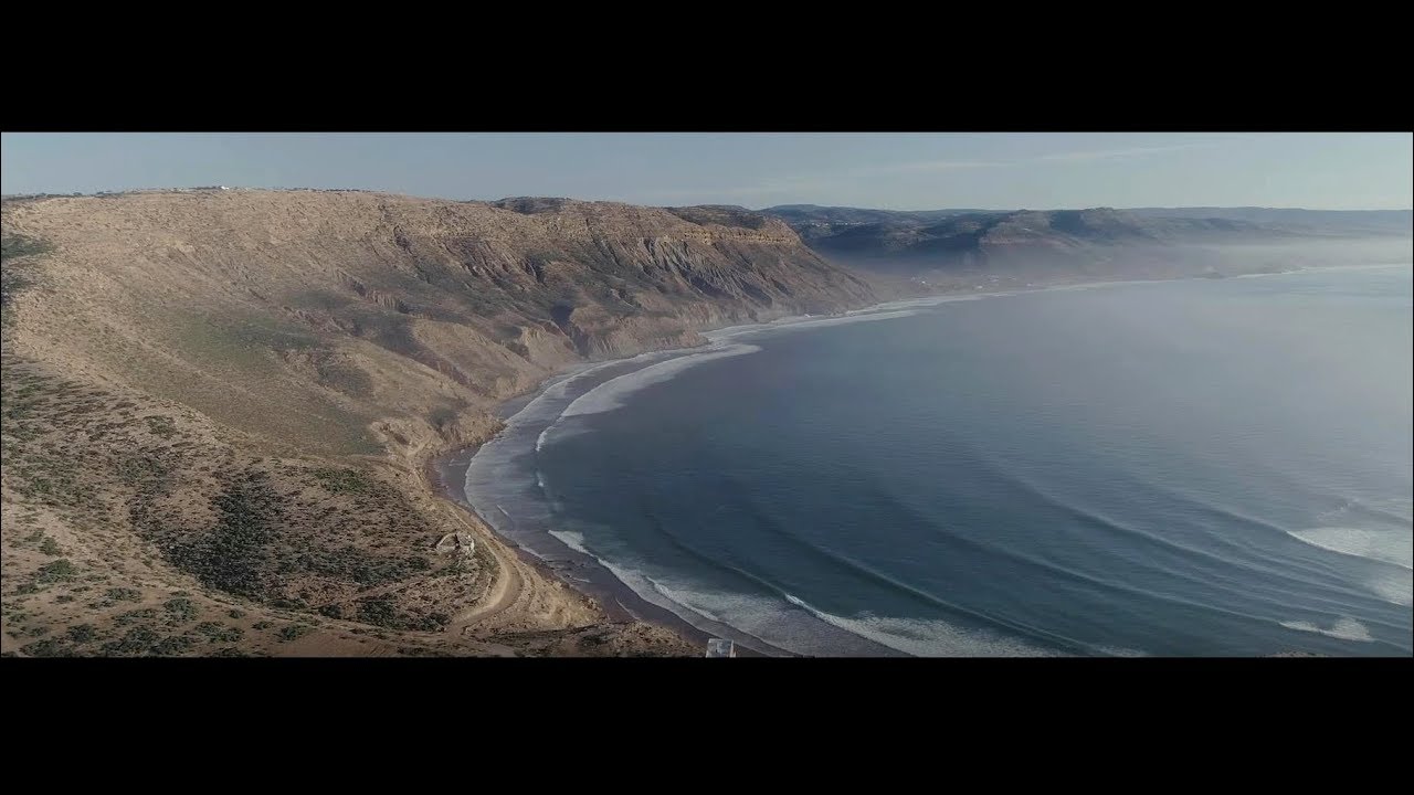 A typical day at the Magic Bay - YouTube