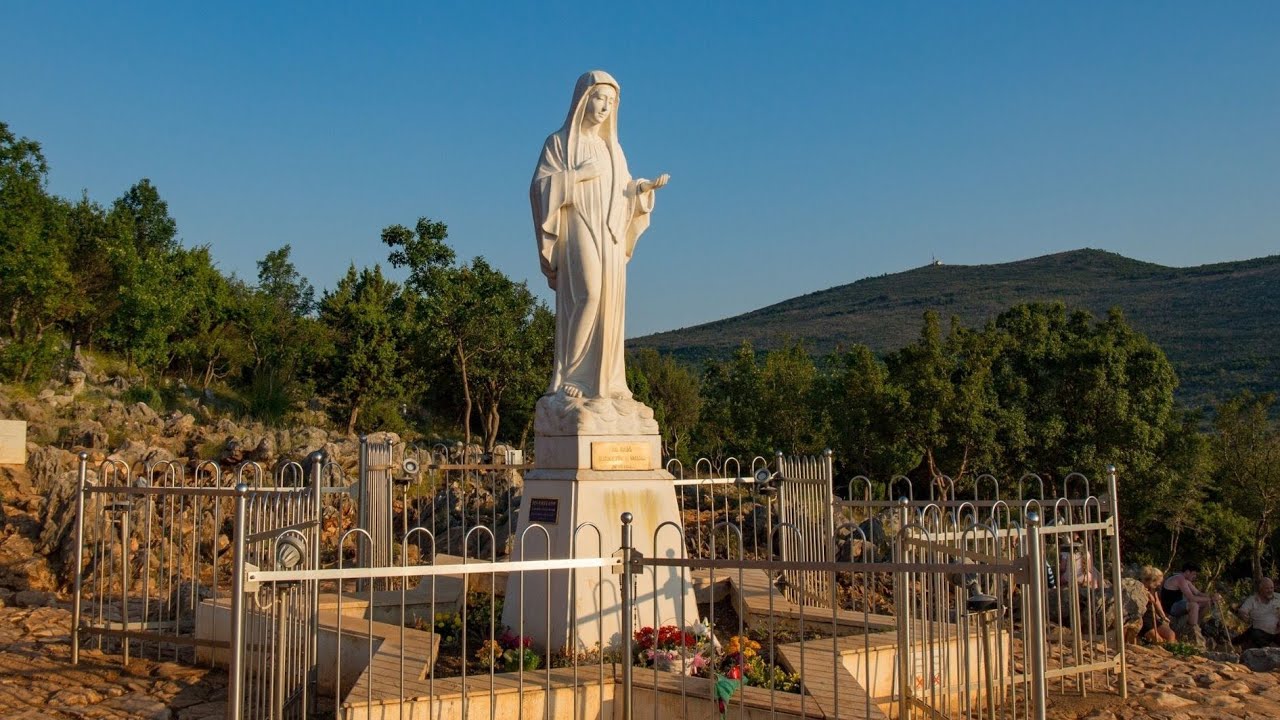 "Carinik side opravdan kuci svojoj ne farizej"-p.Rozo Palic - YouTube