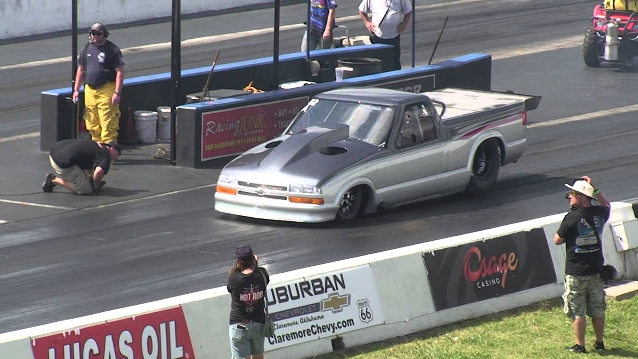 Drag Week 2014 Larry Larson 6.99 on his first pass in the truck. - YouTube