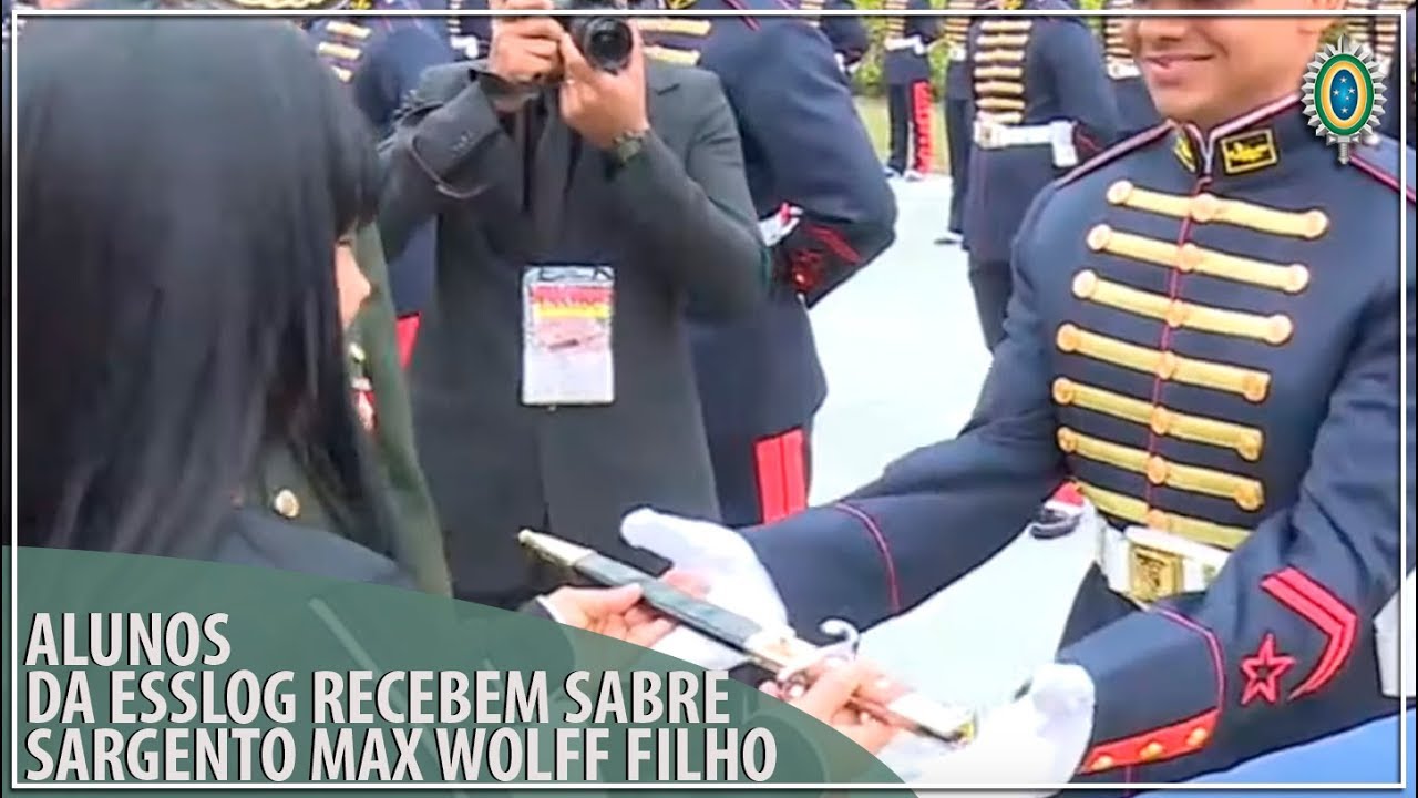 Alunos da EsSLog recebem Sabre Sargento Max Wolff Filho - YouTube