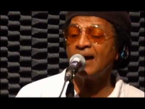 Surfistas de Trem e Simona - Mariana (Estúdio 104 - Tv Brasil Pantanal ...