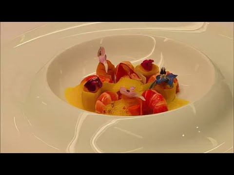 Ici, la toque blanche demande une âme d'artiste - YouTube