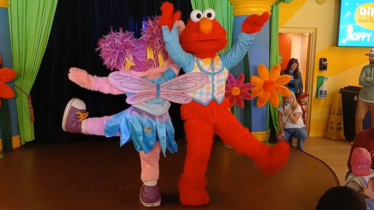 ☀️🌈"Best friends song": Easter dine with Elmo and friends during Elmo's ...