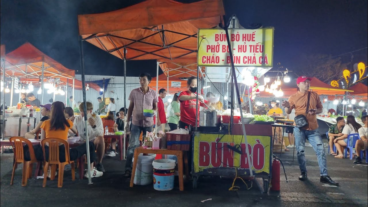 Street Food, Da Nang, Vietnam - YouTube