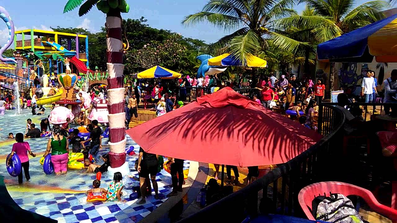 Ramainya WaterPark Citra Indah Jonggol di Musim Libur - YouTube