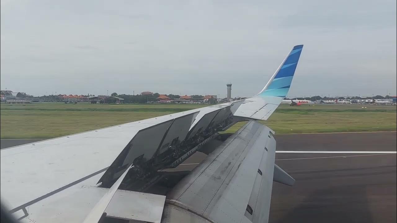 Garuda Indonesia B737-800NG Landing Soekarno-Hatta Jakarta Airport - YouTube