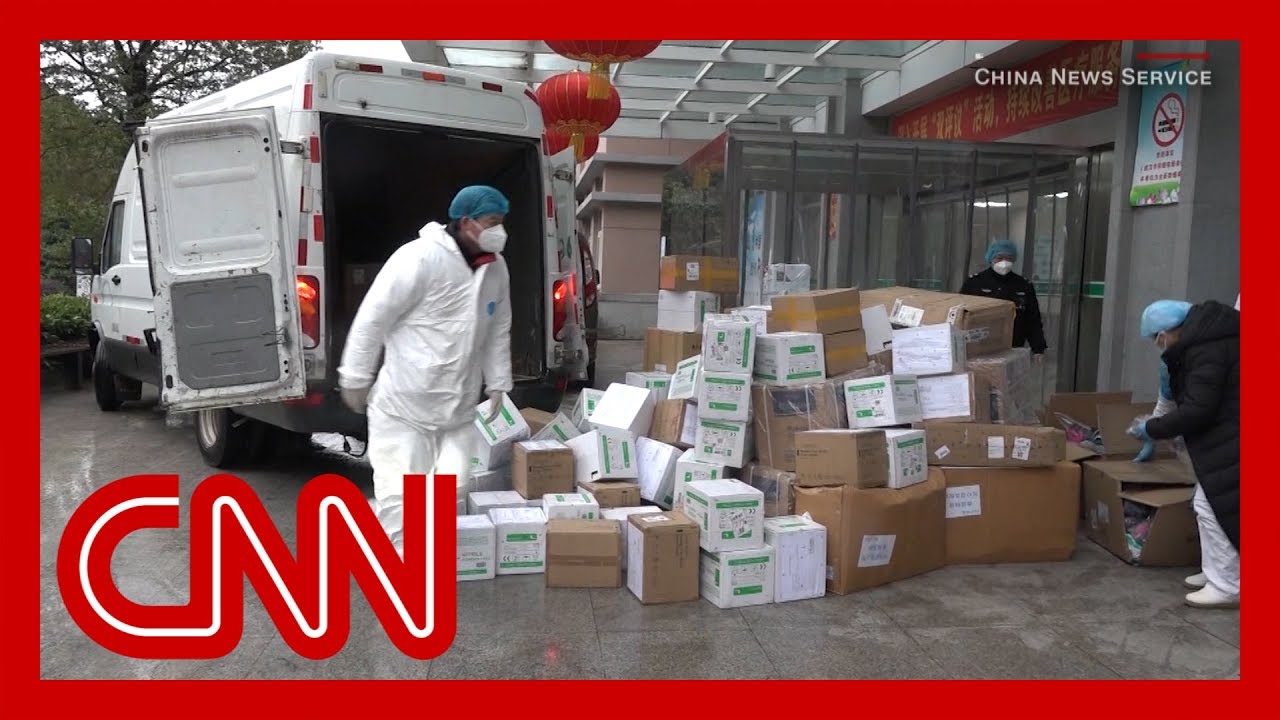 Volunteers assist workers affected by coronavirus lockdown - YouTube