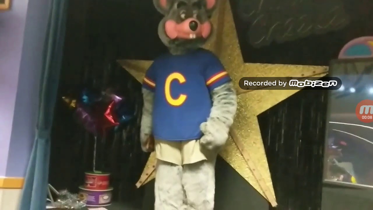 Up Close and Personal with the 3 stage Animatronics Savannah GA Chuck-E ...