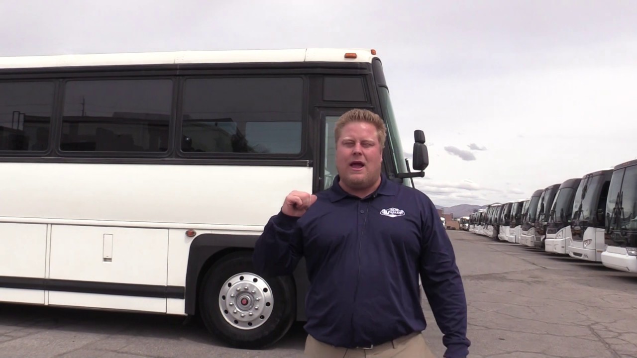 1999 MCI 102-D3 Highway Coach C52042 - YouTube