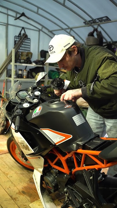 Замена воздушного фильтра Ktm 390 Rc Duke Youtube