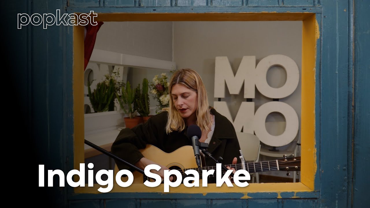 Indigo Sparke - live @ MoMo '23 (Hysteria, Golden Ribbons & Everything Everything) - YouTube