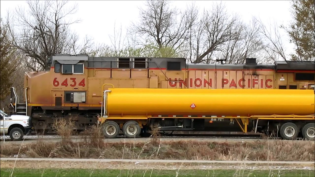 Union Pacific AC44CW 6434 and AC44CWCTE 5950 take on fuel at Salina ...