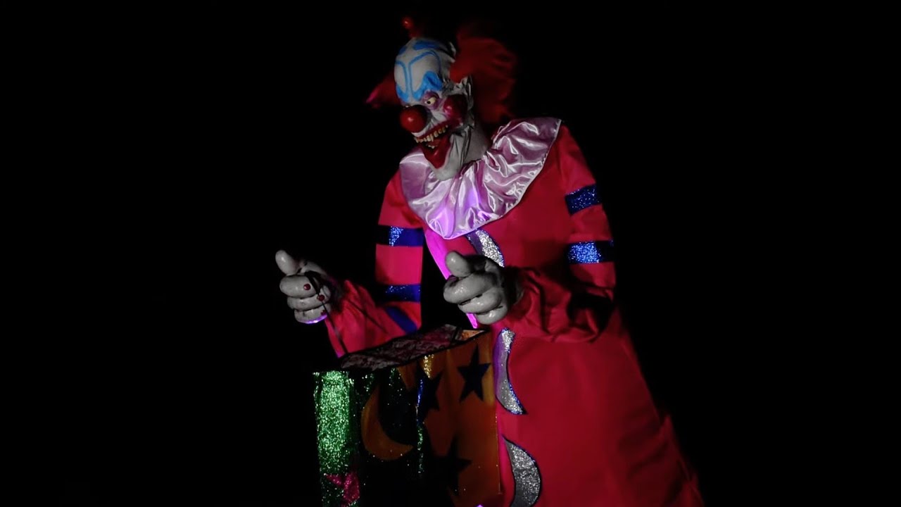 Killer Klowns From Outer Space Slim Animatronic Demo | Halloween 2024 ...