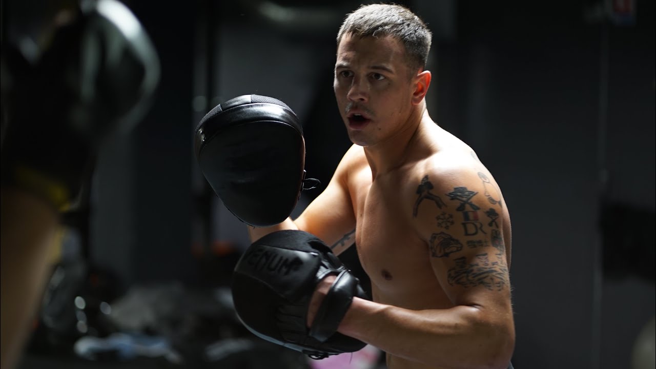 De la Marine Nationale à combattant MMA - Romain Debienne | INTERVIEW ...