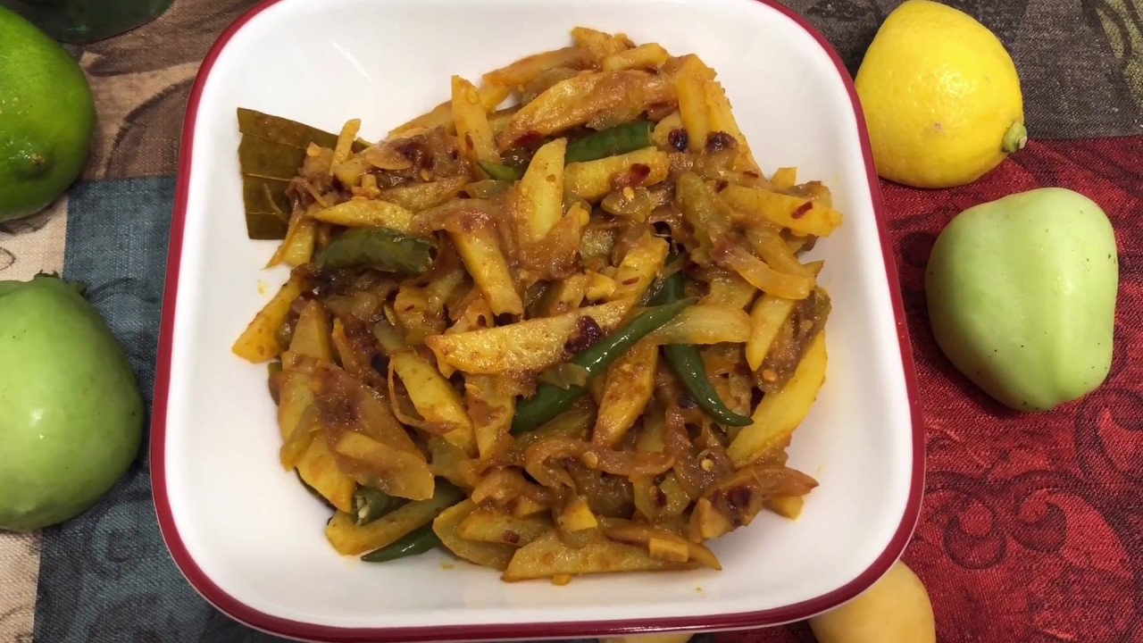 Kacha Tomato Diye Aloo Baaji - Green Tomato Recipe - YouTube