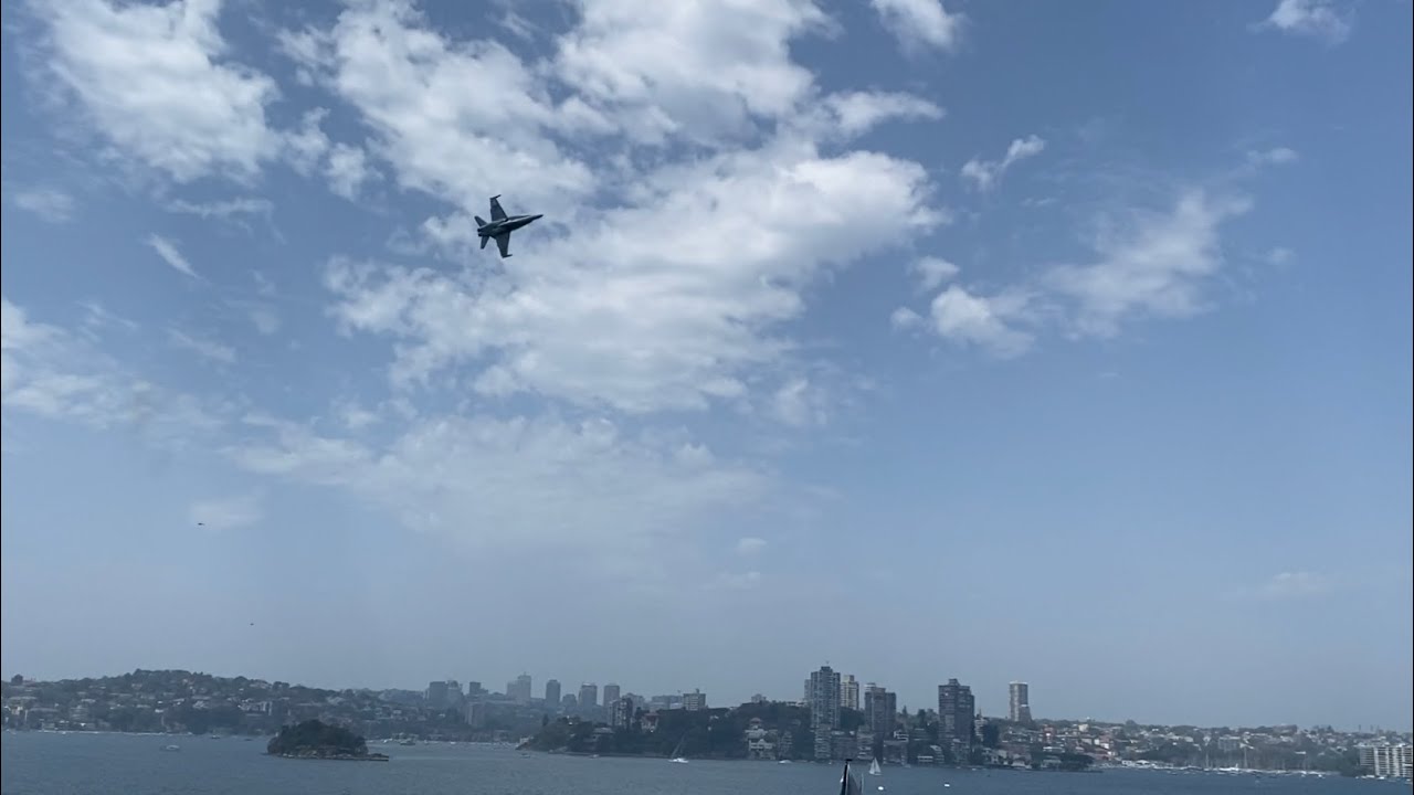 RAAF fighter jet low pass over Sydney Harbour Australia Day 2020 - YouTube