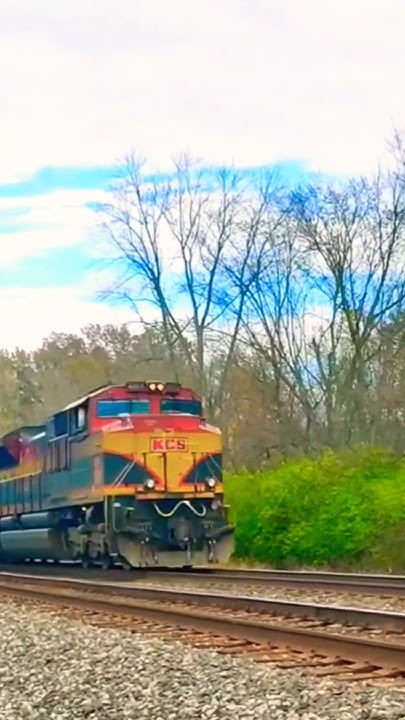 KCSM SD70ACe Highballing to St. Louis - YouTube
