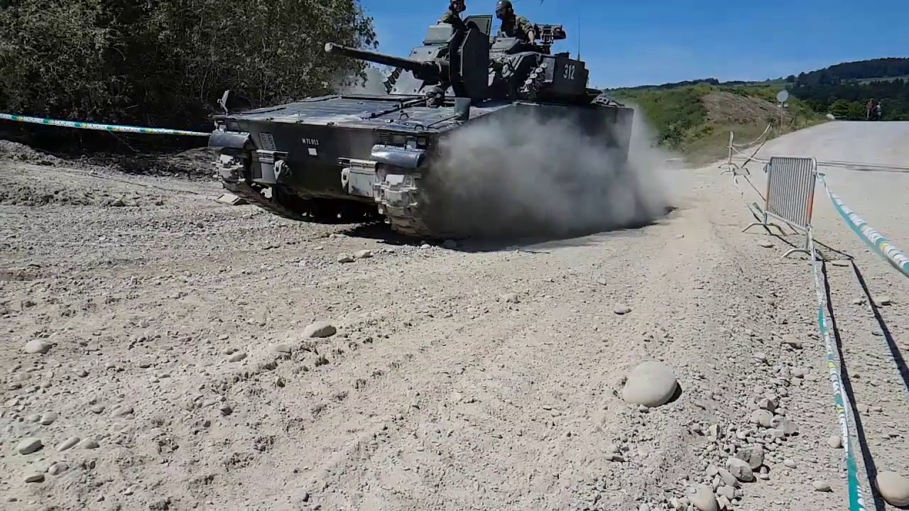 Schützenpanzer CV 90 in Action / Slow motion / Tracked vehicle - YouTube