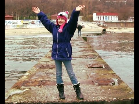 Прогулка у моря в первый день весны. Одесса. We walk along the Black sea.