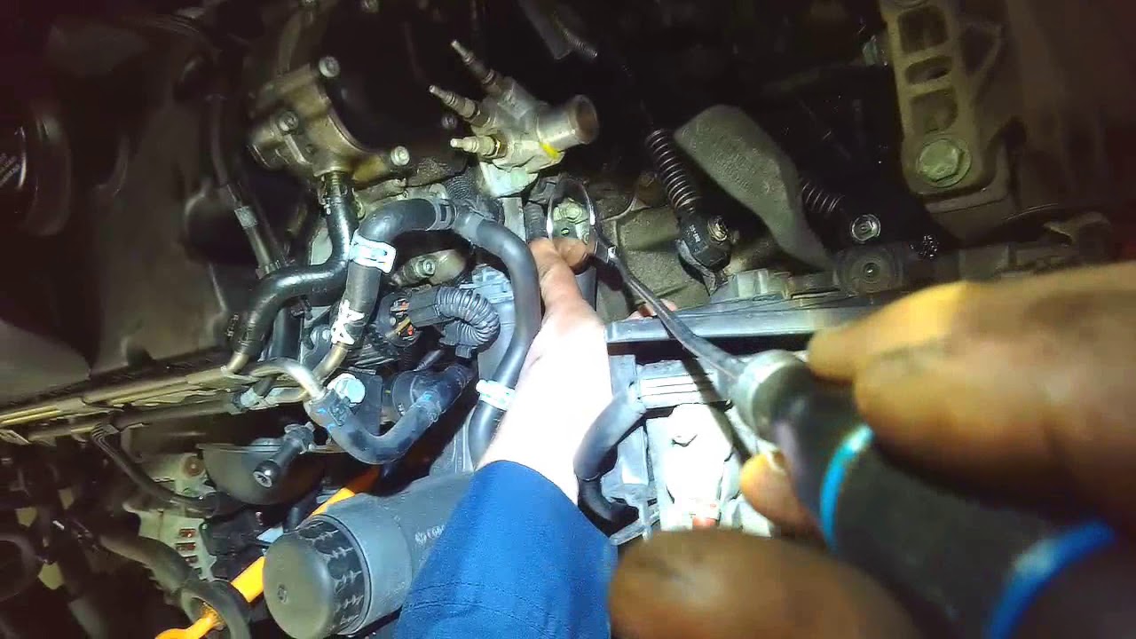 VW 1J 9M: BEW TDI Side Coolant Flange Seal & Hose removal (A4/mk4 ...