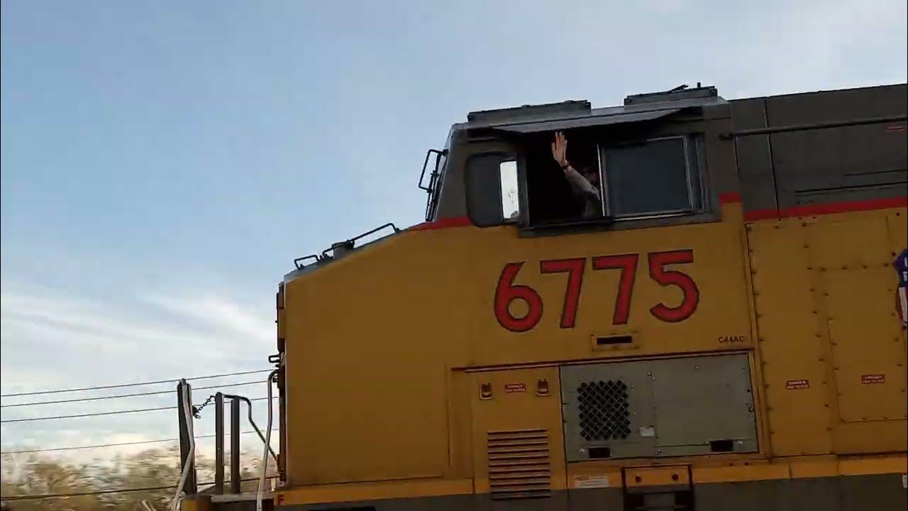 UP 6775 Leads 175(2) Through Austell (1/28/23) - YouTube